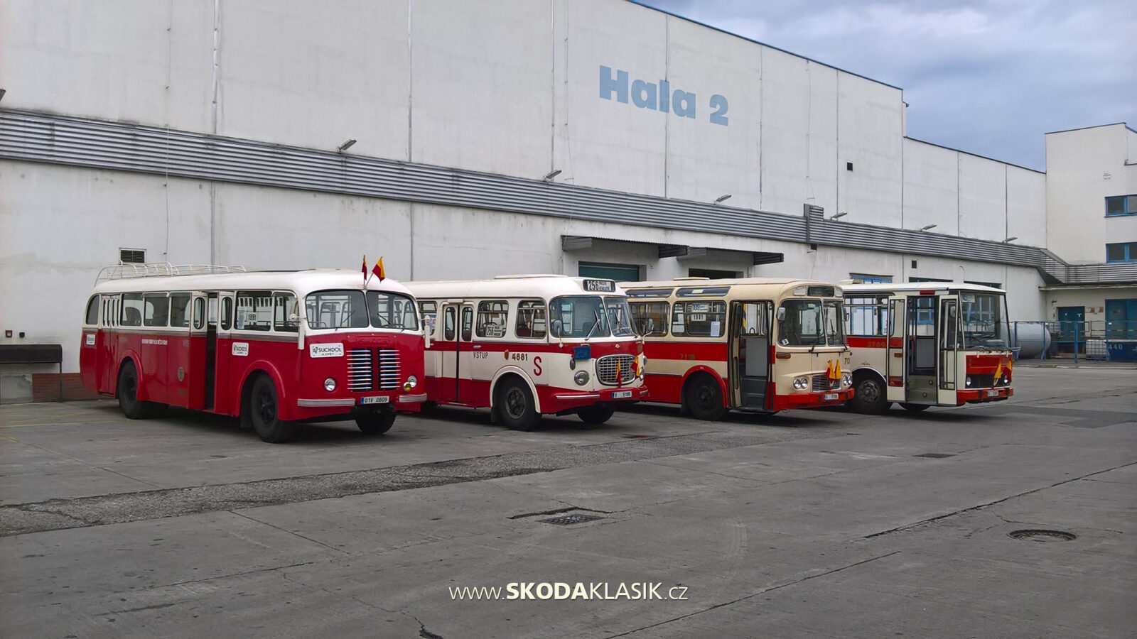 Jak se v Praze jezdilo s poválečnými autobusy - SKODAKLASIK.cz